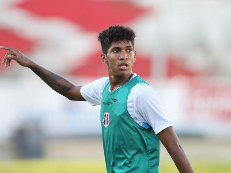 Santa acerta transferência definitiva de Raniel para o Cruzeiro - Folha PE