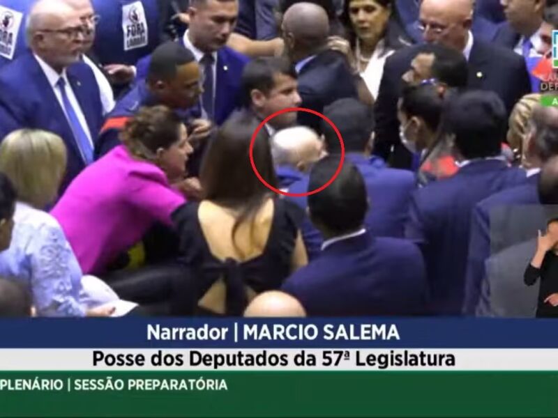 Sessão de posse é interrompida após pai de Lira desmaiar - Folha PE Sessão de posse é interrompida após pai de Lira desmaiar - Folha PE