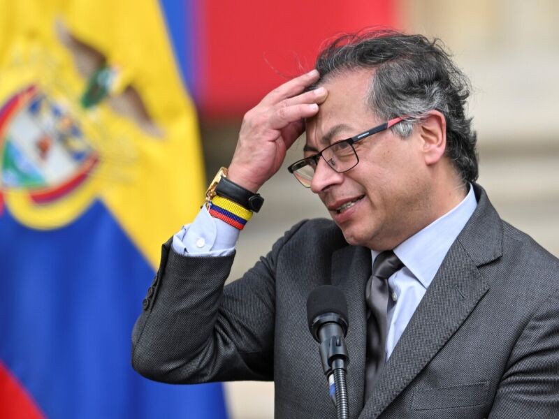 Filho do presidente colombiano recebe liberdade condicional e diz temer ... Filho do presidente colombiano recebe liberdade condicional e diz temer ...
