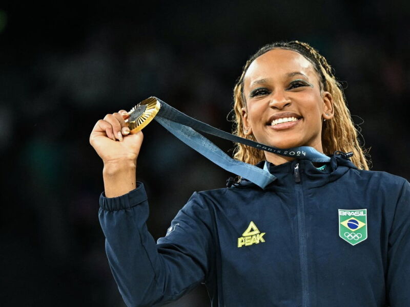 Rebeca Andrade Celebra Conquista E Recordes Fechei Com Chave De Ouro Estou Explodindo Folha Pe