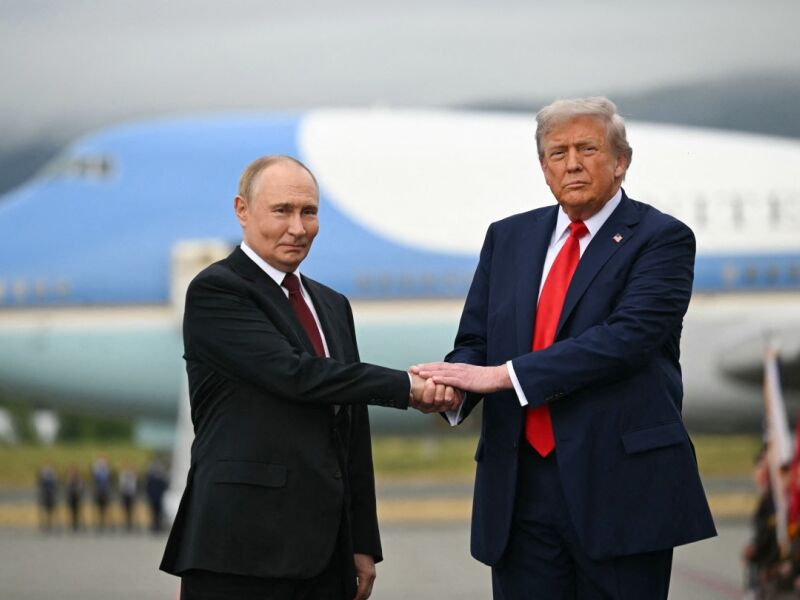 Putin e Trump já estão no Alasca para reunião sobre possível cessar-fogo - Folha PE