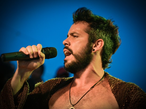Almério Lança Clipe “segredo” Do Seu Segundo álbum Folha Pe