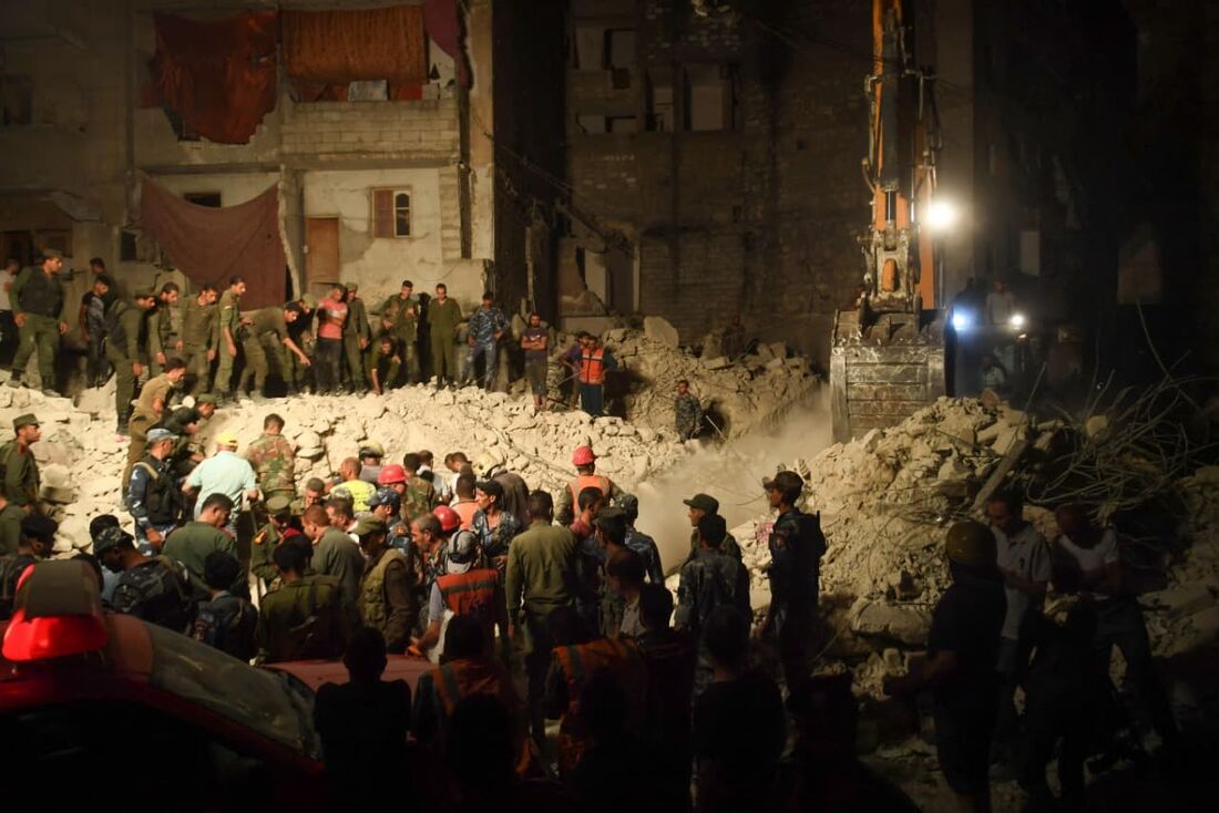 Desabamento De Prédio Em Aleppo Na Síria Deixa Dez Mortos Folha Pe