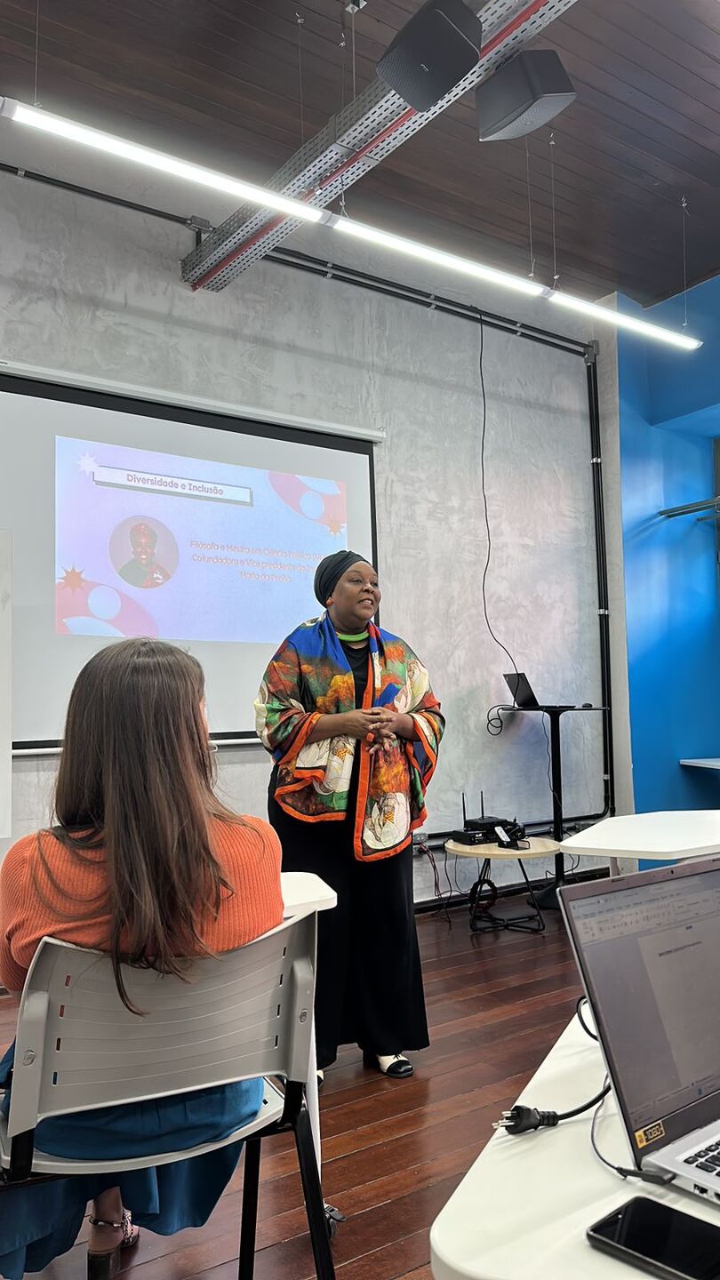 A vice-presidente do Instituto Maria da Penha, Regina Célia é nomeada diretora da Rede Muda ...